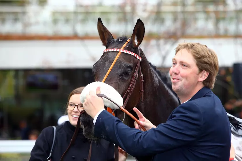 Meeting de Pau 2021/2022 : Tour de Cour chez Gabriel Leenders | Equidia