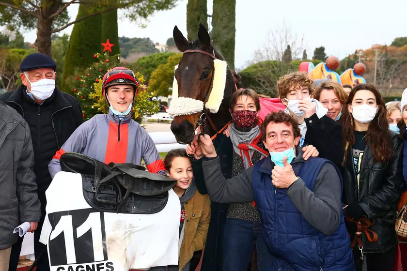 Meeting de Cagnes-sur-Mer : Tour de cour chez Julien Merienne | Equidia