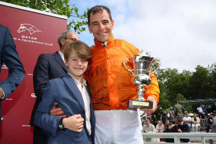 Quinté+: Ronan Thomas, jockey vainqueur du Qatar Prix du Jockey Club : "J'étais extrêmement ...