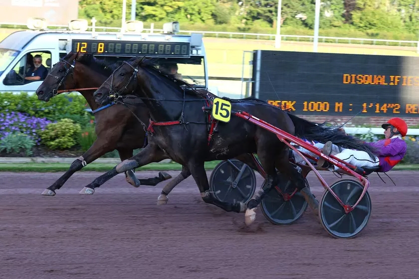 Indo colmet had rough days at work each time, and by the