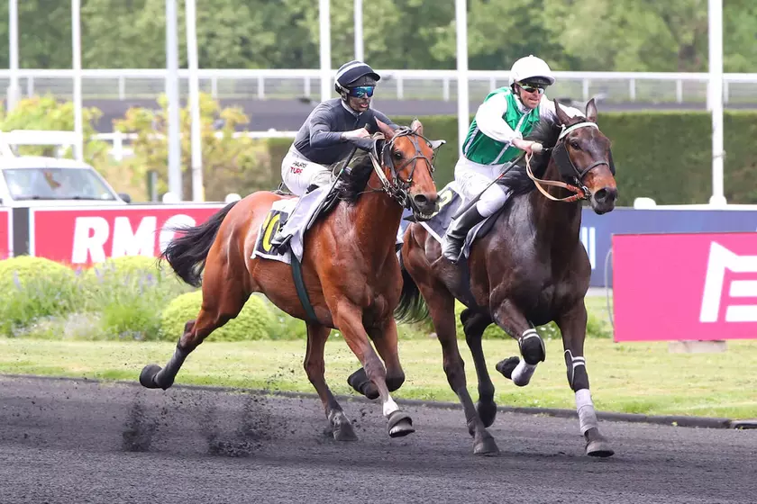 Big pussy pretty met by a petite girl, lengthy blonde hair,