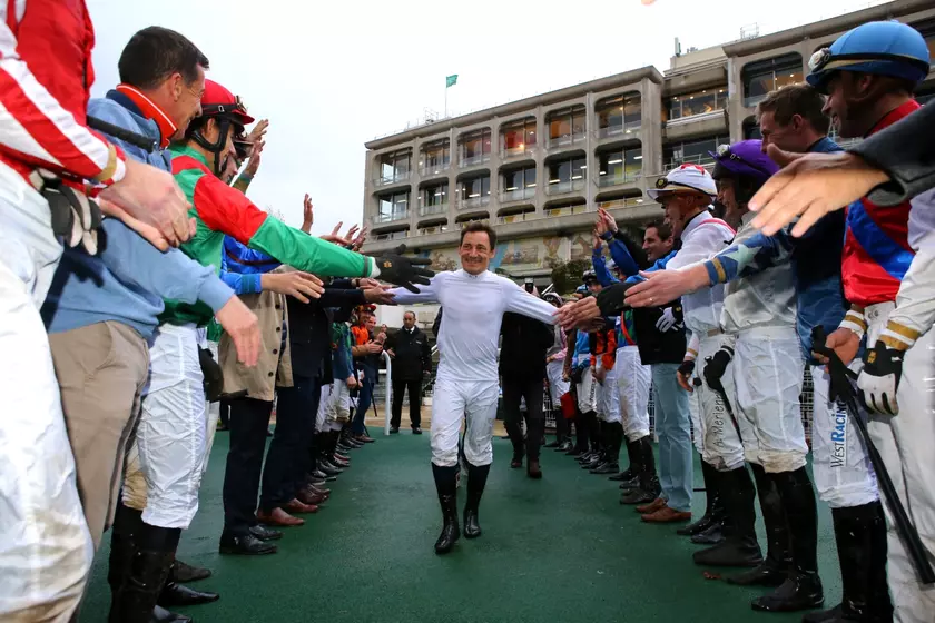 Auteuil célèbre la carrière de Jacques Ricou | Equidia