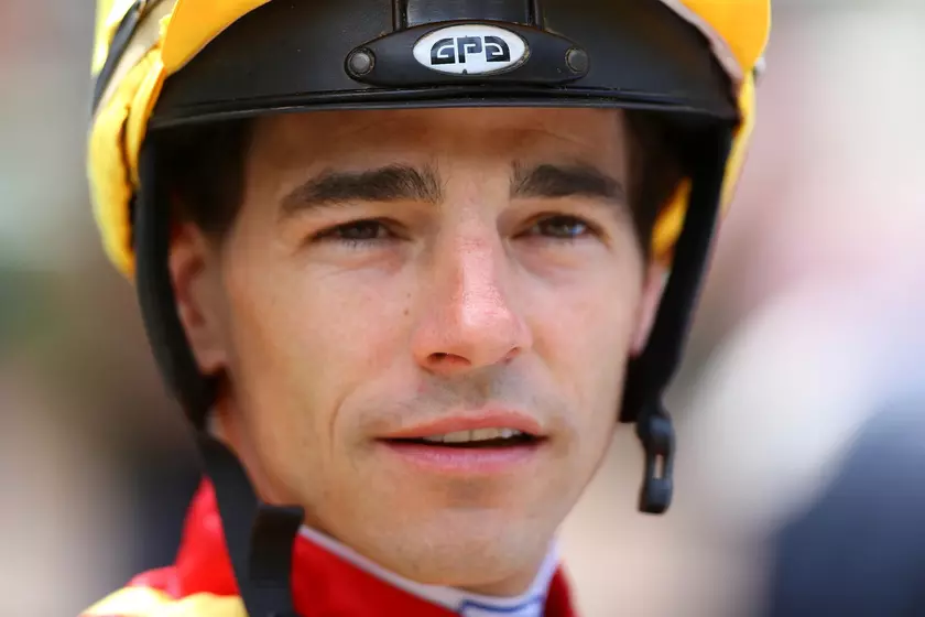 Direction le Qatar pour Ronan Thomas | Equidia